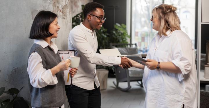 How to Contact a Recruiter: A Step by Step Guide